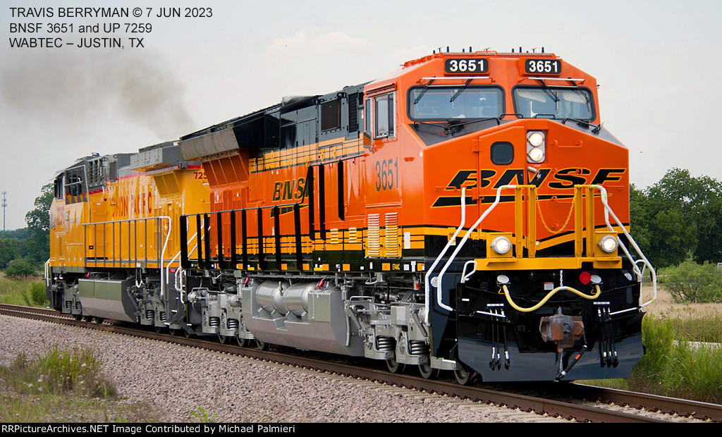 BNSF 3651 and UP 7259